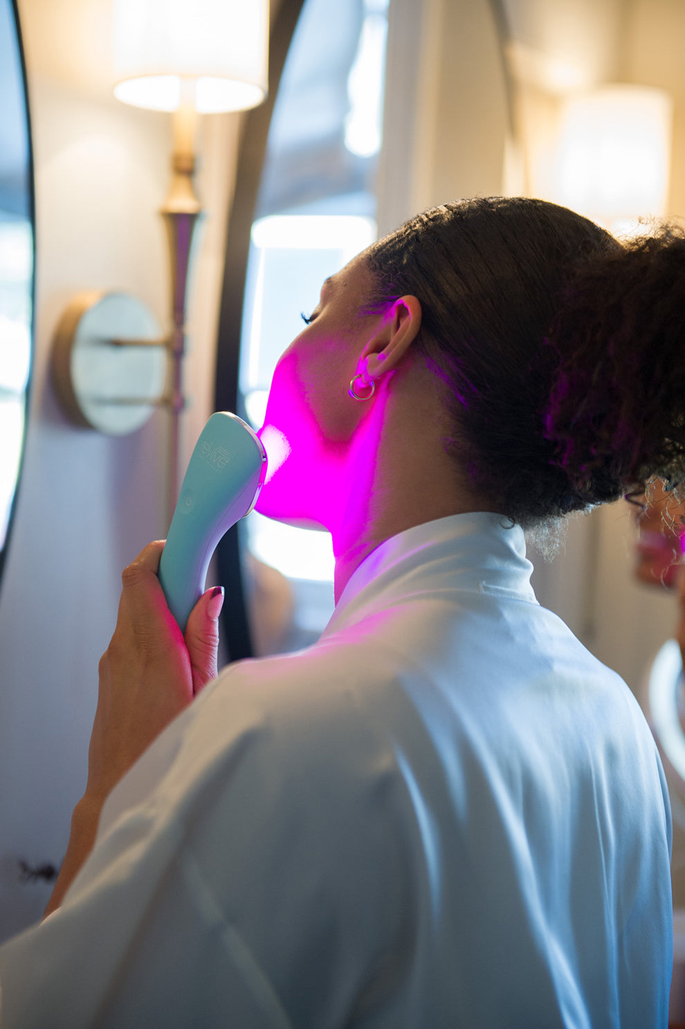 reVive Light Therapy Acne Treatment Clinical Series – Universal Companies