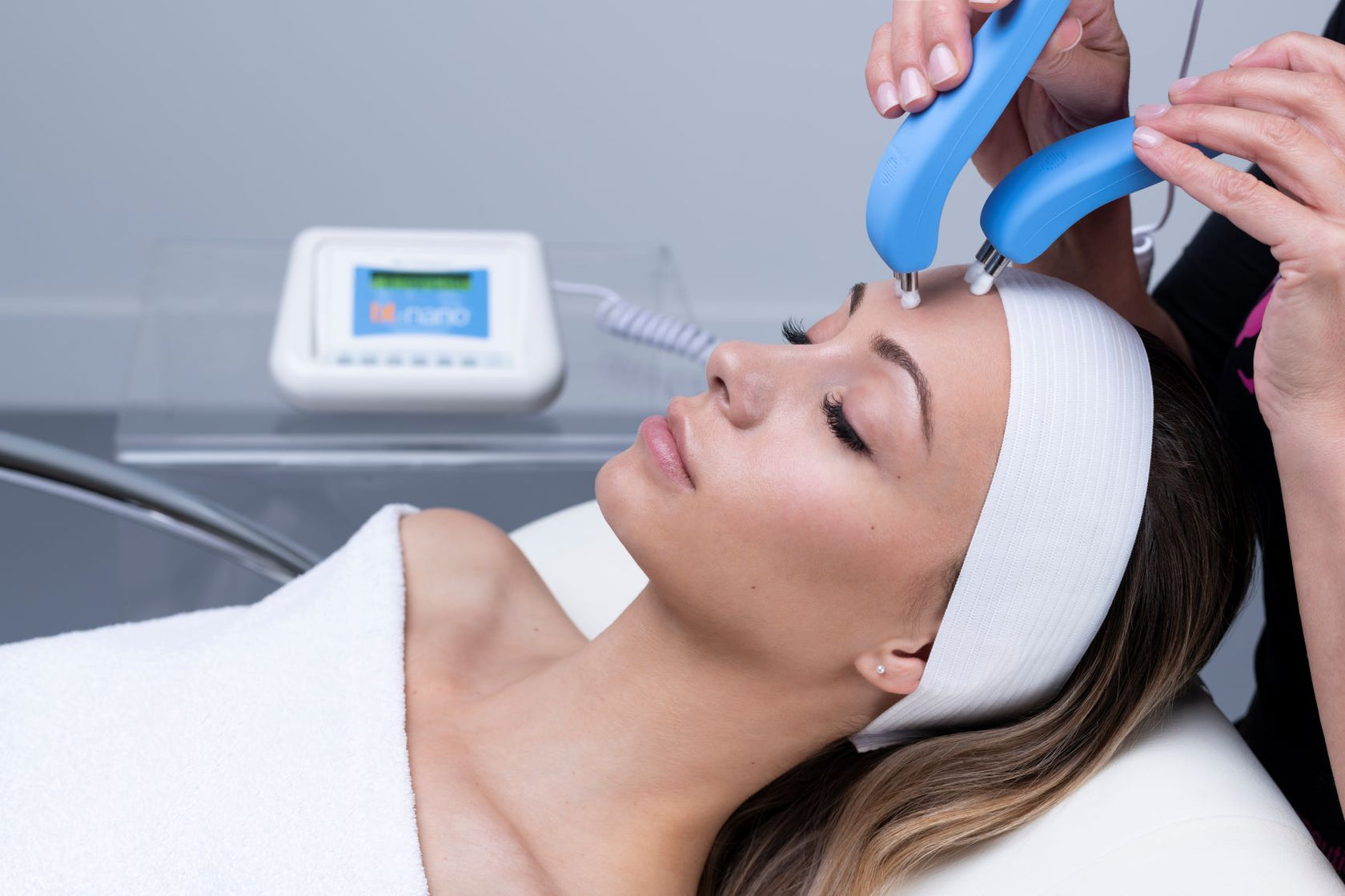 Bio-Therapeutic bt-nano® Microcurrent System – Universal Companies